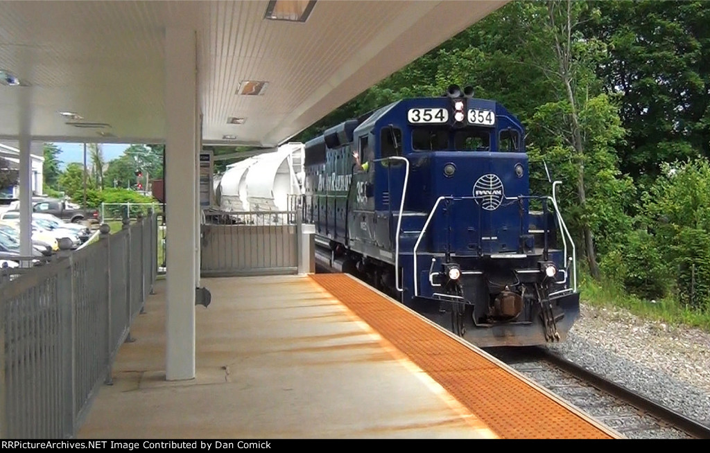 DO-1 354 at Freeport Station